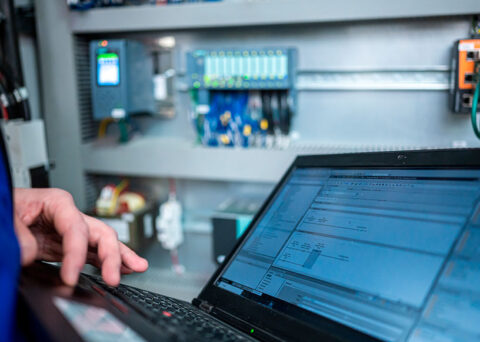 Armarios Eléctricos. Montaje, puesta marcha y Asistencia técnica | Vigotec